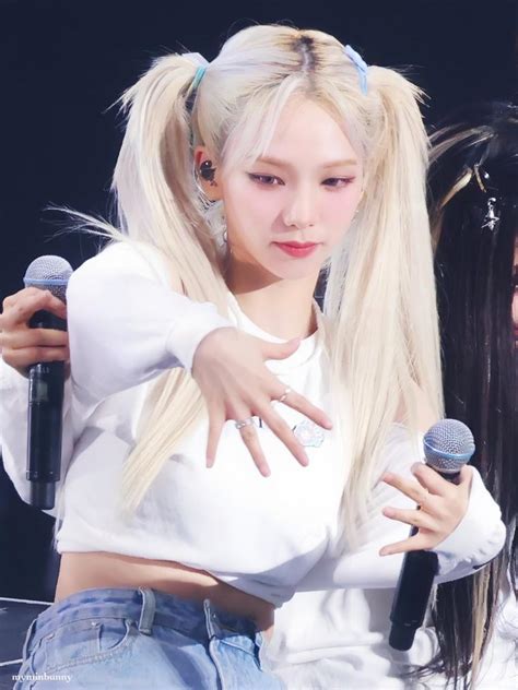 에스파 카리나 금발 자태 오픈이슈갤러리 인벤