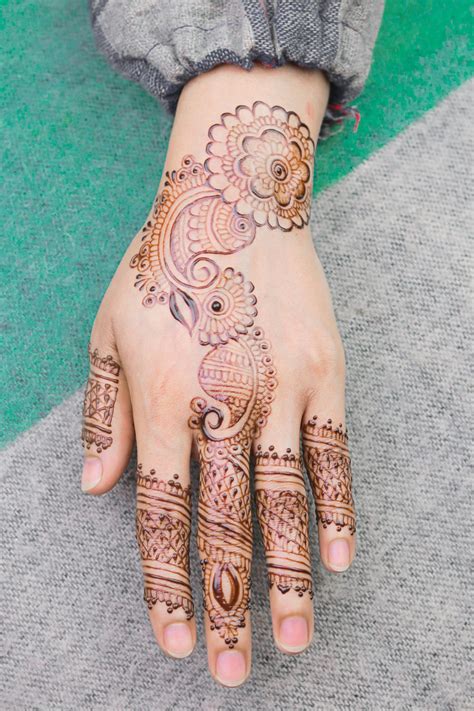 Beautiful Indian Girl Cleavages Photos Download The Best Free