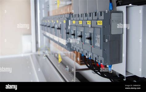 Electrical Circuit Breakers Industrial Electrical Control Switch