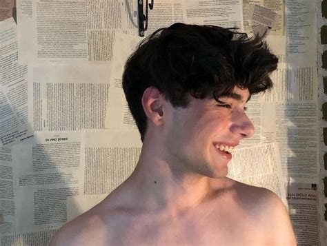 𓏺 Me𝖻𝗇o adlı kullanıcının ﭑفتاࢪ شباب panosundaki Pin Aktör