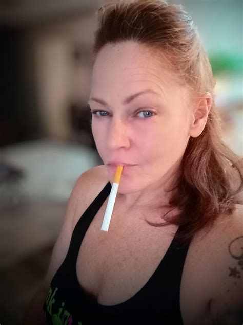 Having A Smoke Before Bed Goodnight 🚬💋💨 R Smokingfetish