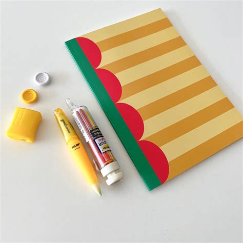 지호맘하우스 저학년노트 8칸 10칸과 고학년노트 줄노트 3종은 속지는 다르지만 겉표지는 같아요😊