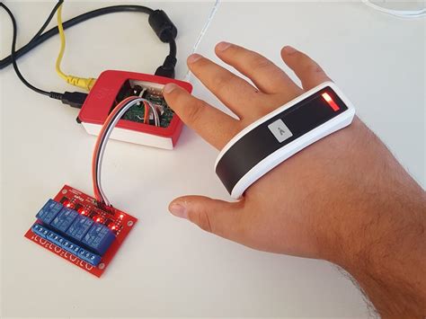 Raspberry Pi Home Automation With Gestures