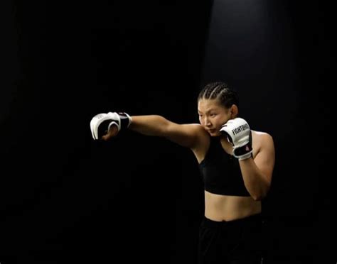 Б Алтанчимэг холимог тулааны ДАШТ ээс Монголын анхны медалийг хүртлээ