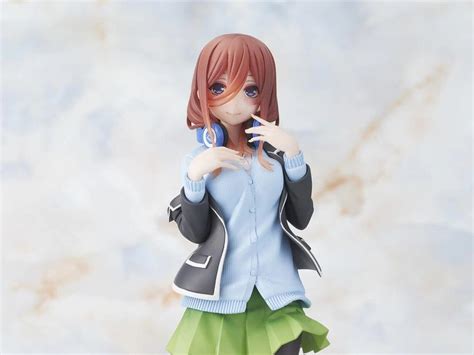 The Quintessential Quintuplets Miku Nakano Coreful Figure Uniform V