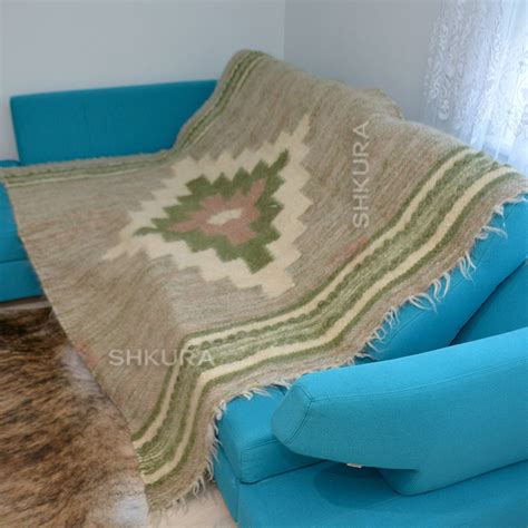 Купить карпатский плед из овечьей шерсти по выгодной цене