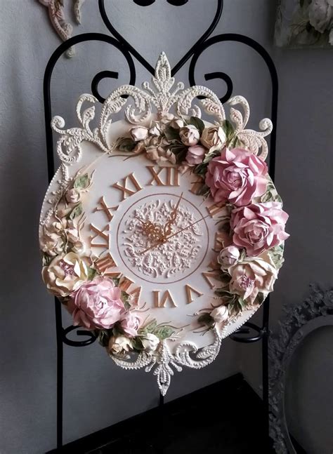 Часы настенные выполнены в технике скульптурная живопись Clock Часы с цветами Декор часов