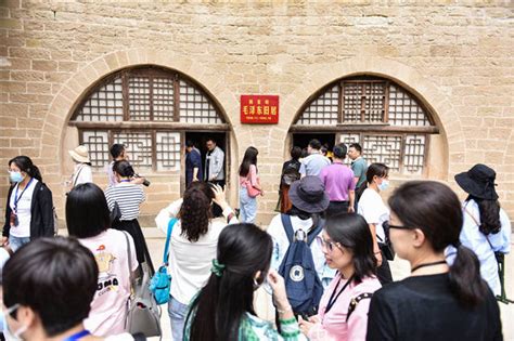百万师生颂党恩威海职业学院走进延安唱响红色旋律 活动