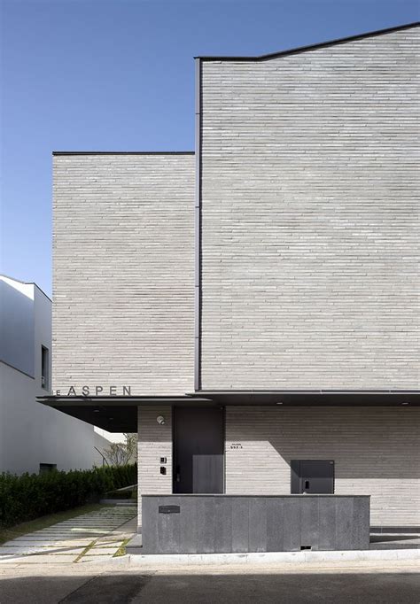 The Aspen Ism Architects 고급 주택 외관 현대 주거 건축 벽돌 디자인