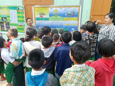 ရွှေတောင်မြို့နယ်တွင် အမကဝါးလည်၌ နယ်လှည့်စာကြည့်တိုက်၊ နံရံကပ်စာစောင်ပ