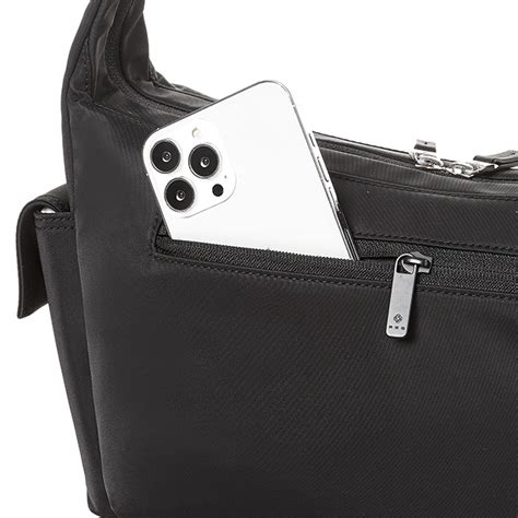 Samsonite Red Ferley 新月包 Samsonite Taiwan