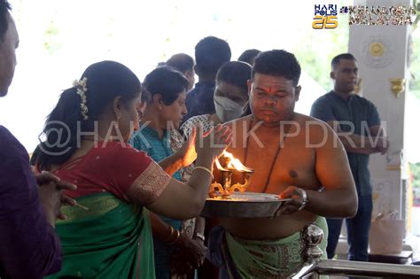 Hari Polis Ke 215 Upacara Sembahyang Khas Warga Pdrm Beragama Hindu