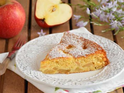 Заливной пирог с яблоками рецепт с фото пошагово