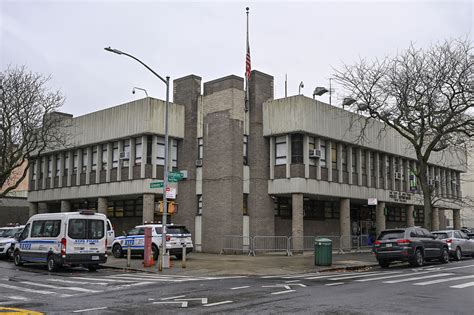 Exclusive Nyc Officers Caught Having Sex In Precinct Parking Lot