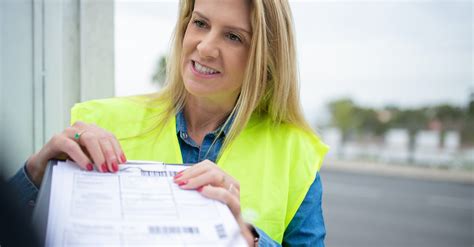 고객 서비스 고용 교통 금발 급사 급파 기호 논리학 꾸러미 당직 도로 문서 문서 전달 미소 짓는 반사 조끼 배달 배달 서비스 배송 비즈니스