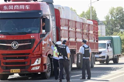 双警联动 护航高考 进行 重点 戒毒