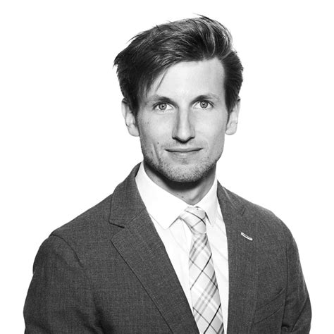 Florian Schweizer Syndikusrechtsanwalt Team Leader Contracts