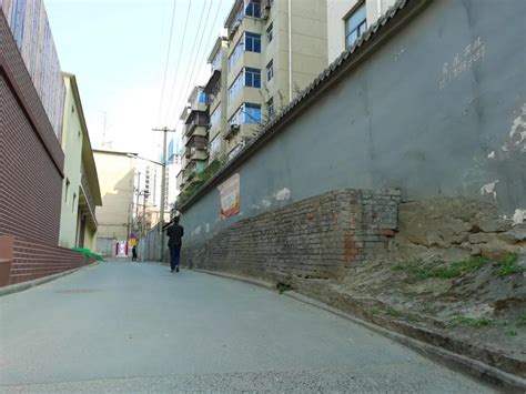 直圣达路小巷子小巷子大山谷图库