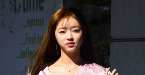 St포토 유아 인형의 포즈