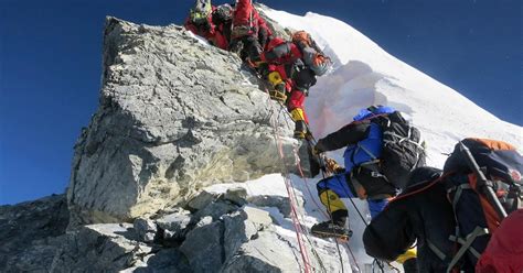 What Happens To Your Body In Mount Everests Death Zone Where 11 People Died In The Past Week