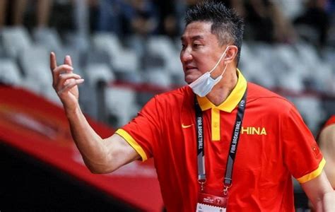 周琦缺阵！中国男篮险胜伊朗，王哲林237，迎世预赛三连胜凤凰网