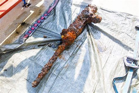 Divers Machine Gun Finds Will Help Id Bomber Crew