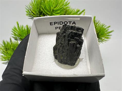 Very Rare Epidote From Perustunning Green Epidotewholesale Epidote