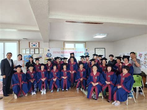 포천시노인복지관 [은빛아카데미사업 1기수 수료식 진행] 05월 02일을 개강을 시작으로하여 일동