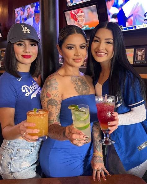 Dodgers Fan Smiling At The Oncoming Traffic 👋 R Dodgergirls