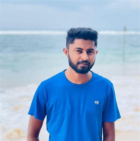 Filmbook 🔹raees 2017 🔹කසිප්පු රජා… 🔹2h 23m 🔹action Crime 🔹6 6 Imdb 🔹subtitls මයුර සුරාජ්