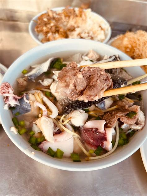 阿喜虱目魚粥永康兵仔市場便宜量大實在吃粗飽的 Sugar點心糖