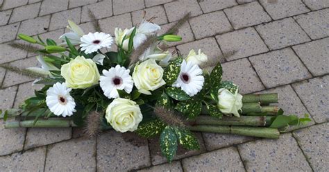 Grafstuk Met Polygoon Bloemschikken Grafstukken • Gette