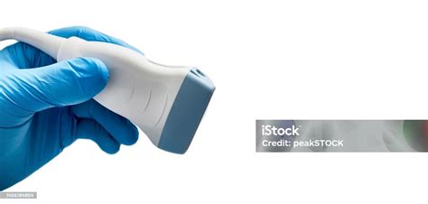 의사의 손 클로즈업에있는 초음파 기계의 의료용 초음파 프로브 흰색에 격리 초음파 절차 초음파에 대한 스톡 사진 및 기타 이미지 초음파 장비 정밀 조사 Istock