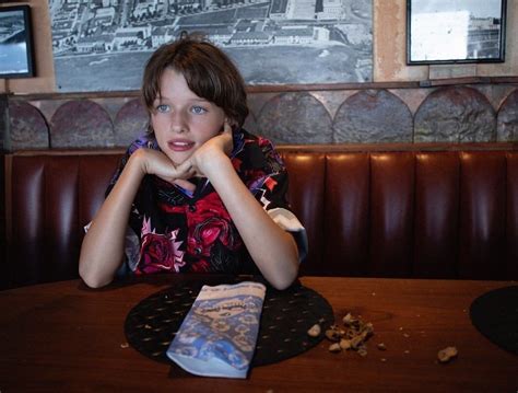 디즈니 피터팬 실사영화 주인공 캐스팅 확정 유머 움짤 이슈 에펨코리아