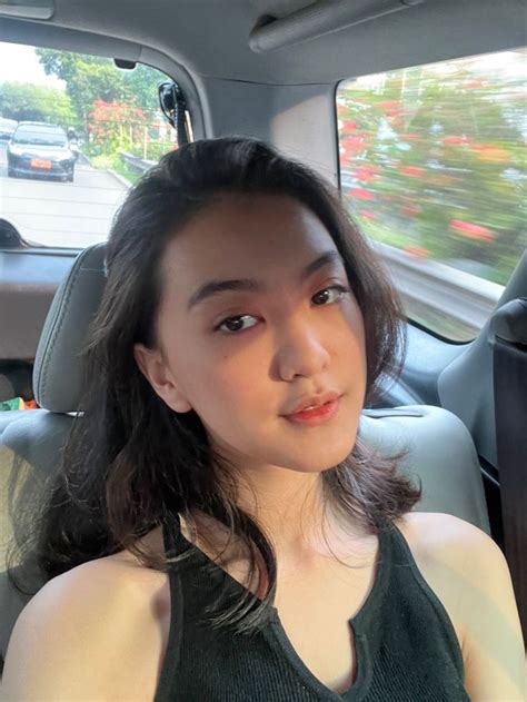 Greesel Jkt Orang Cantik Perempuan Sosok Perempuan