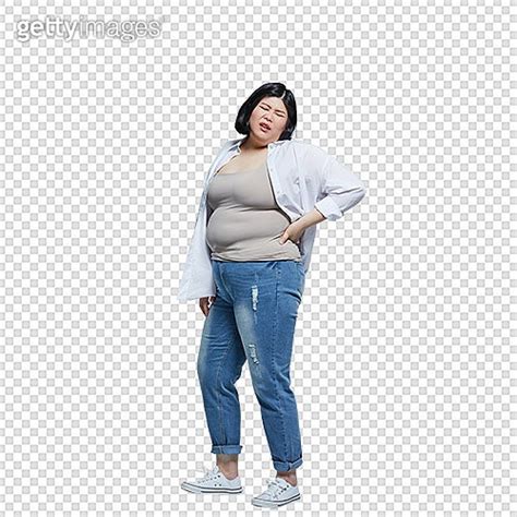 누끼 누끼 여성 비만 플러스사이즈모델 패션모델 건강관리 주제 다이어트 이미지 Jv12256950 게티이미지뱅크