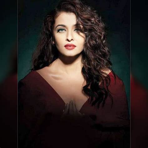 Aishwarya Rai Bachchan Hot Sexy Photos