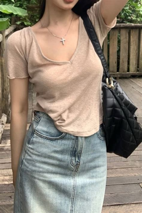 핑크프릴 에스 데일리 브이넥 반팔 슬리밍 티셔츠
