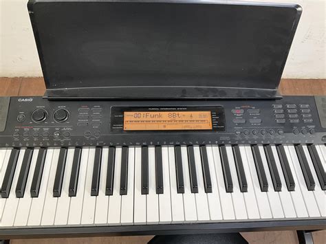 Lot Casio Cdp 200r Electric Keyboard W Stool