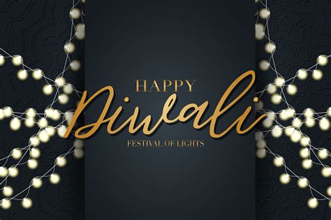 빛 포스터 디자인의 디 왈리 축제 힌두교 장식과 검은 배경에 빛나는 화환 황금 텍스트 타이포그래피와 인도 의 전통적인 휴일 배경 화려한 축하 배너 벡터 그림입니다 디왈리에