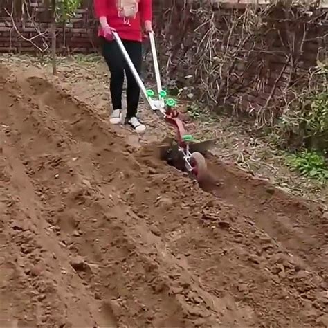 수동 쟁기 베토기 밭갈이 관리기 경운기 미니 고랑파는기계 로터리쟁기 인력 쟁기 텃밭 소형농기구 Youtube