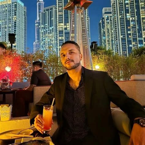 Sofiane Hamzaoui Sofiane • Threads Say More Sofiane Hamzaoui Sofiane • Threads Say More