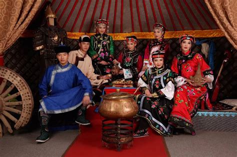 内蒙古服装图片 内蒙古服装 内蒙古蒙古包图片 大山谷图库