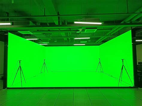 鹰皇打造cave高度沉浸式虚拟现实led显示屏系统，感受身临其境的视觉冲击