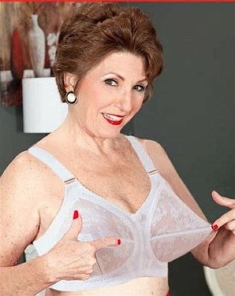 Bea Cummings White Lace Bullet Bra Whtlacbralvr