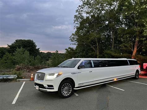 Mega Lincoln Navigator Stretch Limousine 20 Passenger Met Limo Of