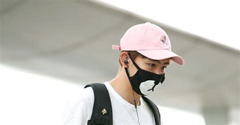 Ten Photo 2pm 닉쿤 귀여운 곰돌이 마스크가 포인트