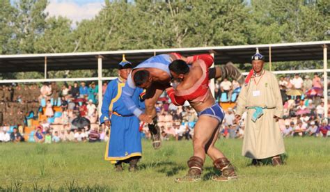 Ховд аймгийн баяр наадамд Мөст сумын харьяат аймгийн харцага Ц Адьяа түрүүлж Дөргөн сумын