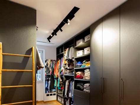 Elcom Custom Light In Your Hand