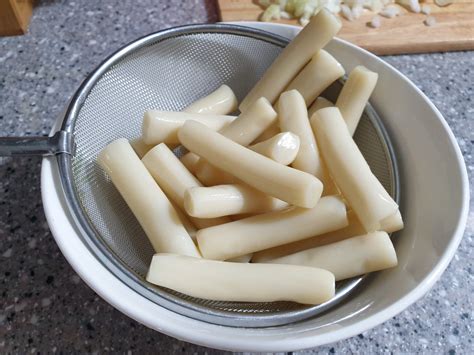 우유와 치즈가 만나 펼쳐친 지상 낙원 백종원표 크림 떡볶이